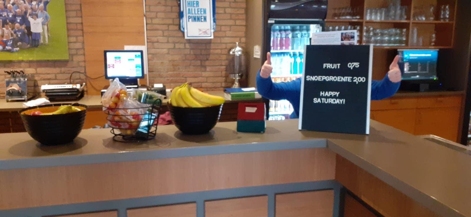 Elke zaterdag fruit en snoepgroente in de kantine | CVV Blauw Wit (W)